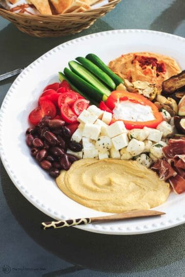 The Ultimate Mediterranean Mezze Platter (How to Video) | The ...
