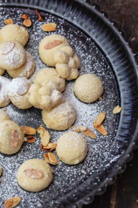Melt-in-Mouth Butter Cookies (Egyptian Ghorayebah) - The Mediterranean Dish