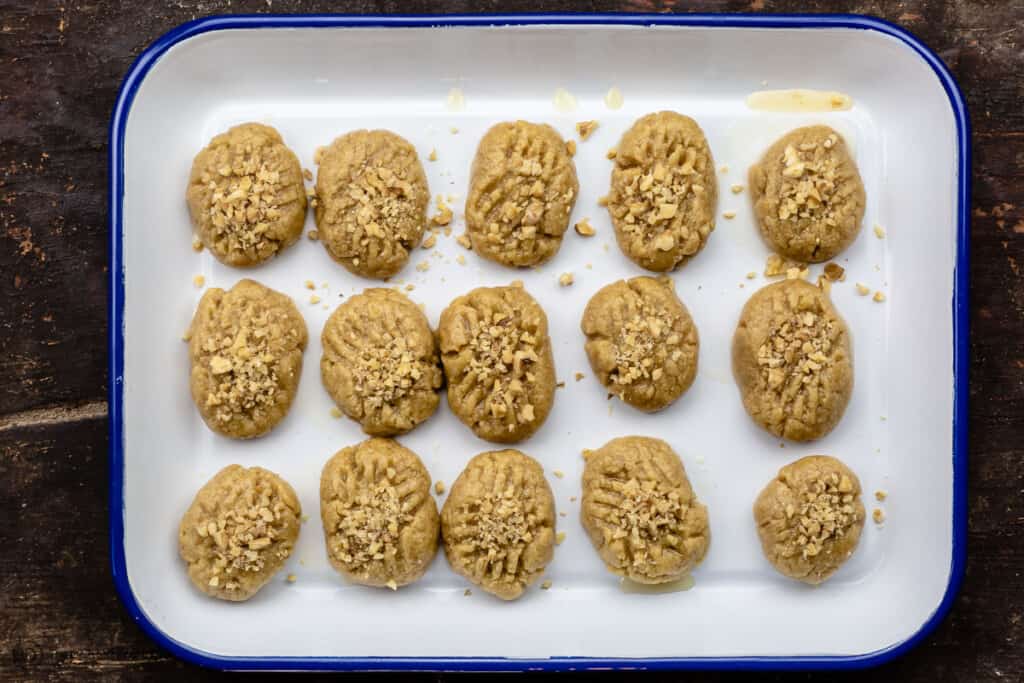 Melomakarona Recipe (Greek Christmas Cookies) | The Mediterranean Dish