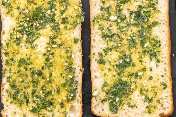 How to Make Perfect Garlic Bread (No-Fail Recipe) - The Mediterranean Dish