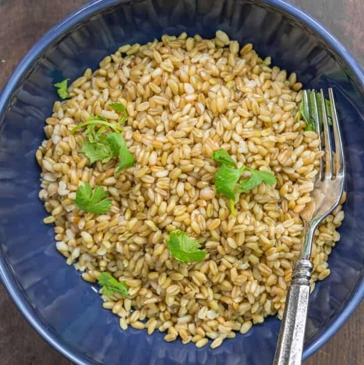 How to Cook Freekeh (Freekeh 101) | The Mediterranean Dish