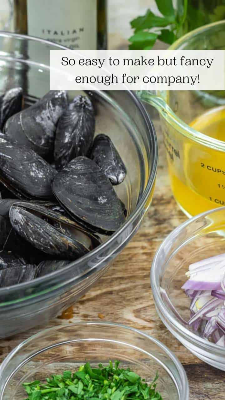 Steamed Mussels In Garlic White Wine Broth - The Mediterranean Dish