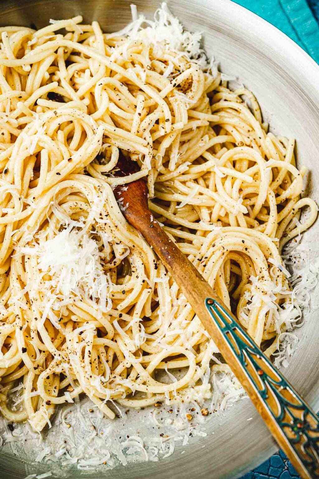 Cacio e Pepe Recipe | The Mediterranean Dish