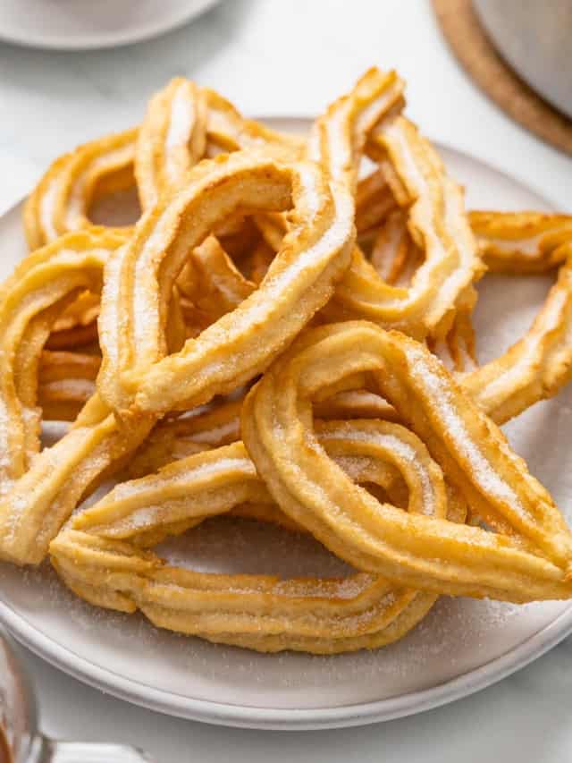 Churros Con Chocolate (Spanish Churros With Chocolate) - The ...