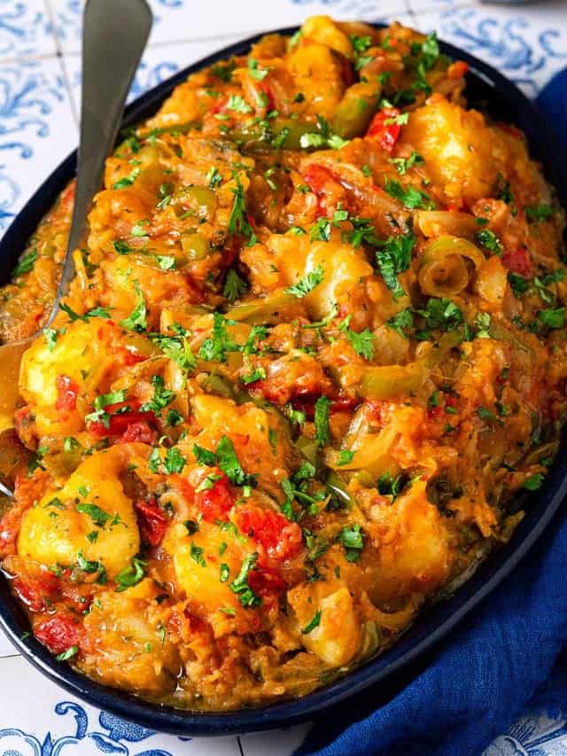 Dopiazeh Aloo (Persian Potato Curry) - The Mediterranean Dish