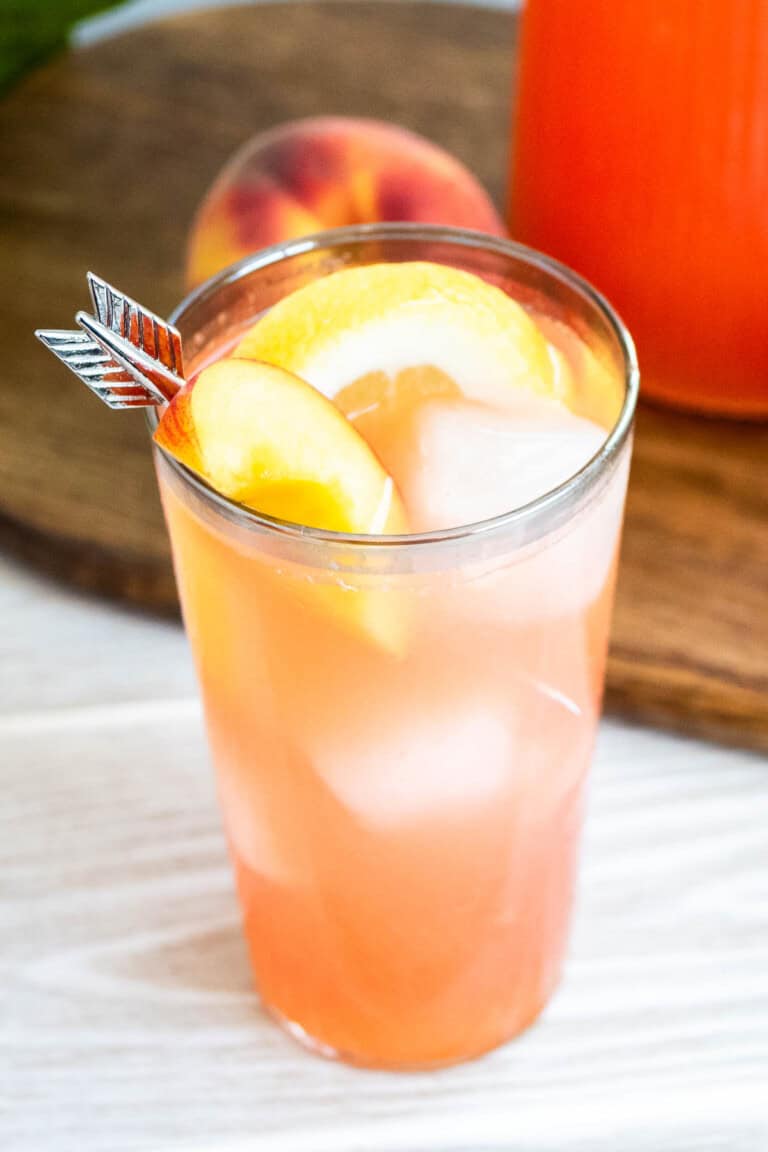 Peach Lemonade | The Mediterranean Dish