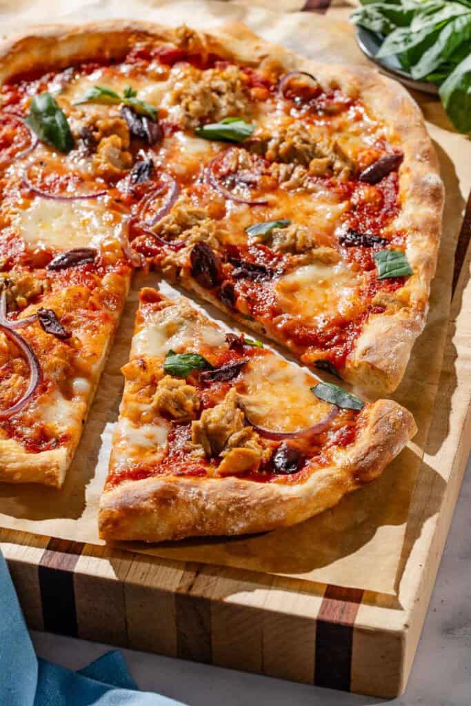 Tuna Pizza (Pizza Tonno e Cipolla) | The Mediterranean Dish