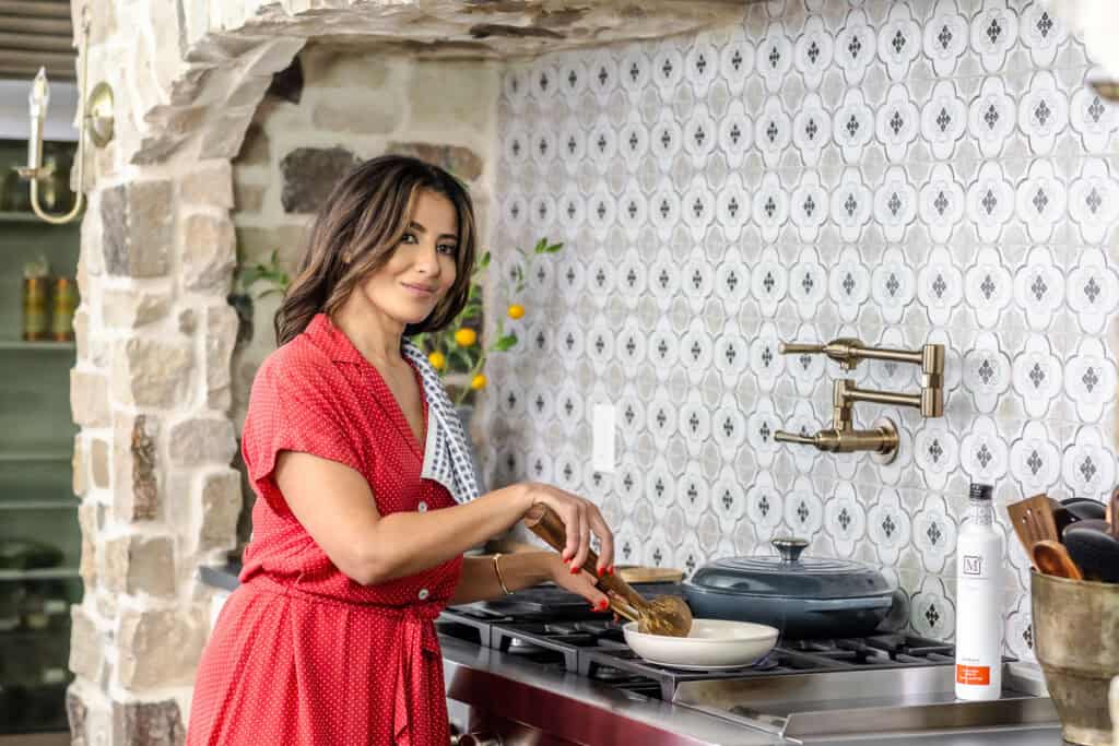Simply Dinner Cookbook: Behind-the-Scenes - The Mediterranean Dish