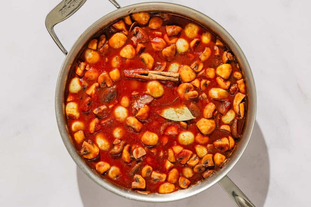 Greek Mushroom Stew (Manitaria Stifado) - The Mediterranean Dish