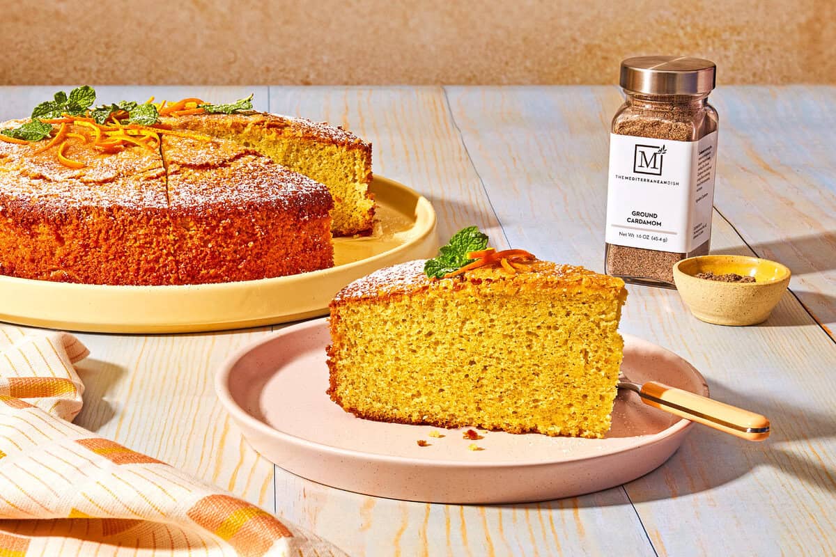How to Use Cardamom (11 Genius Sweet and Savory Ways)